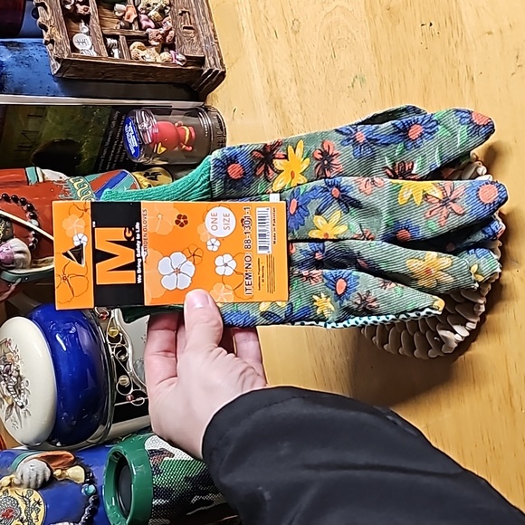 mg | Accessories | New Mg We Bring Safety To Life Garden Gloves | Poshmark